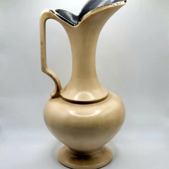 Vintage | Accents | Vtg Royal Haeger Pottery Khaki Black Ewer Pitcher ...